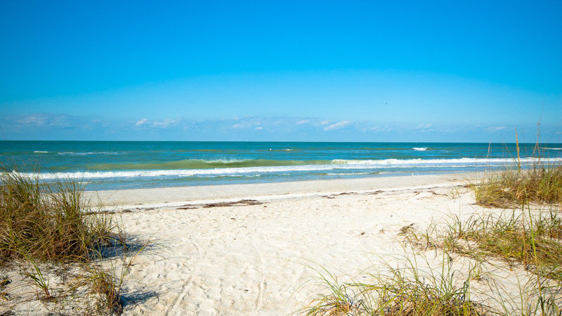 10 Locations with the Finest White Sand Beaches in the World