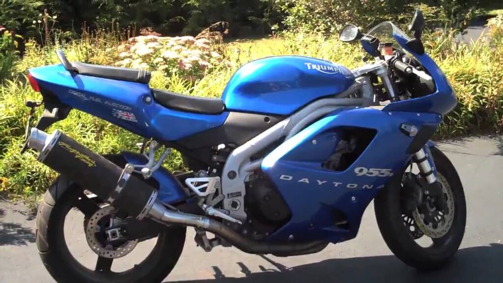 A Closer Look at the 2001 Triumph Bonneville
